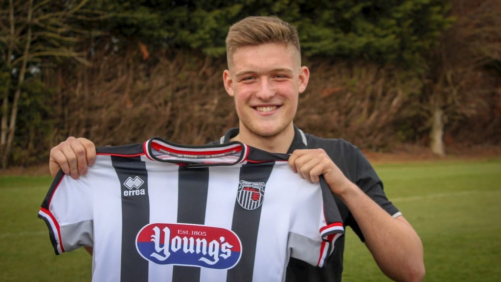 Pollock Signs First Professional Contract - Grimsby Town Football Club