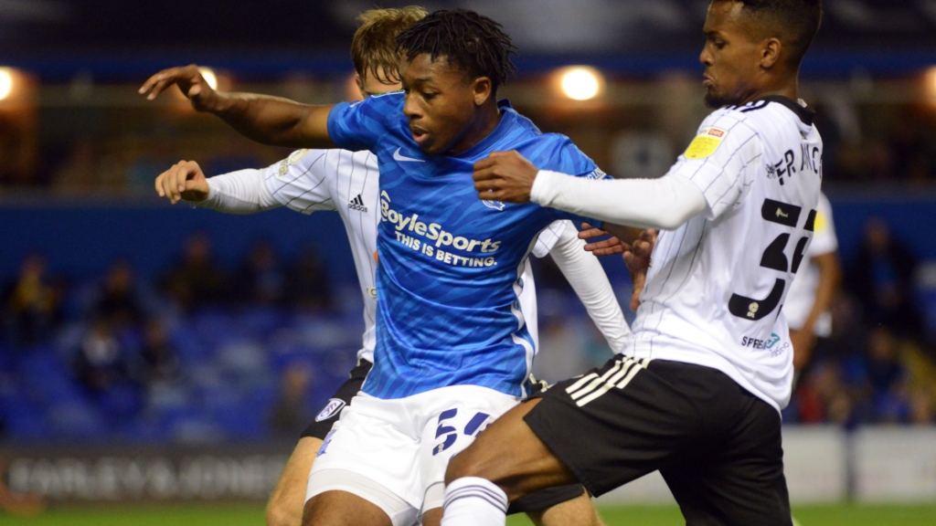 Simmonds Signs On Loan - Grimsby Town Football Club