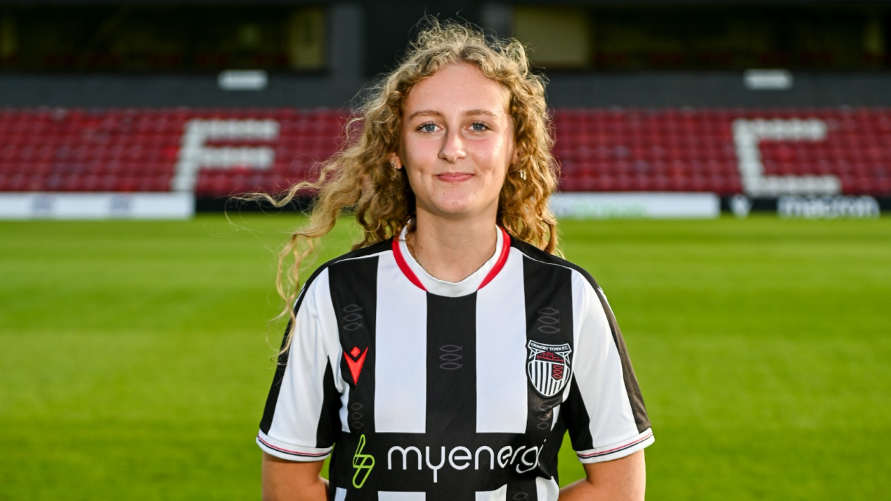 Women's Team Remain Top With Victory - Grimsby Town Football Club