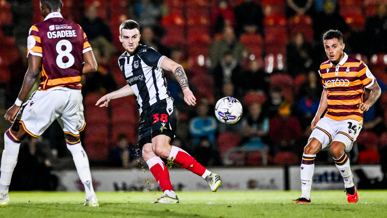 Bramwell joins Whitby on loan - Grimsby Town Football Club