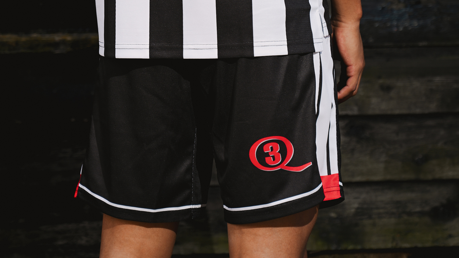 Pete Rose Supports Young Mariners with £10 Off Junior Shorts at 2025/26 ...